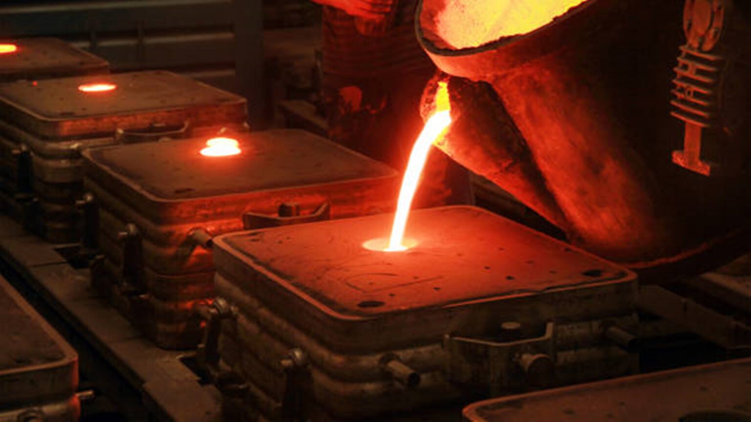 What Are The Different Types of Molding Machines In Foundry ...