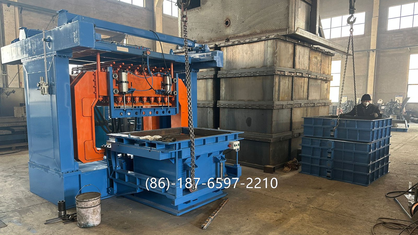 Hydraulic Multiple Piston Green Sand Molding Machine – Working ...